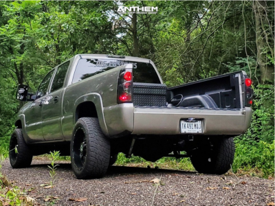 2006 Chevrolet Silverado 2500 HD Wheel Offset Aggressive > 1" Outside ...