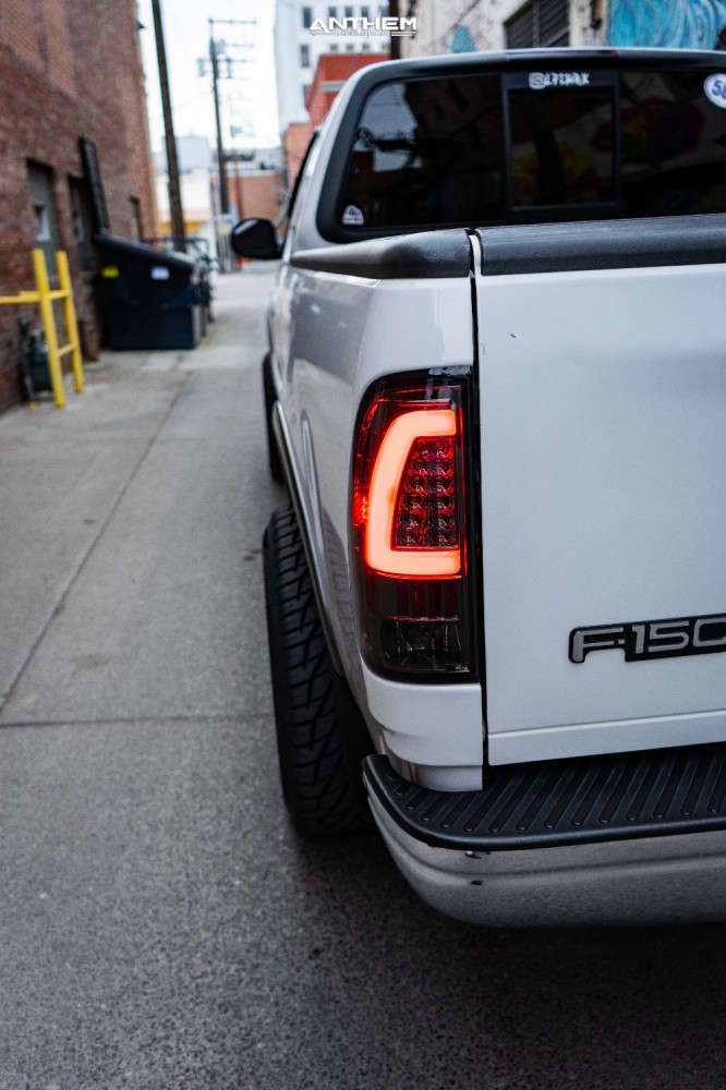 2002 Ford F-150 Wheel Offset Aggressive > 1" Outside Fender Stock ...