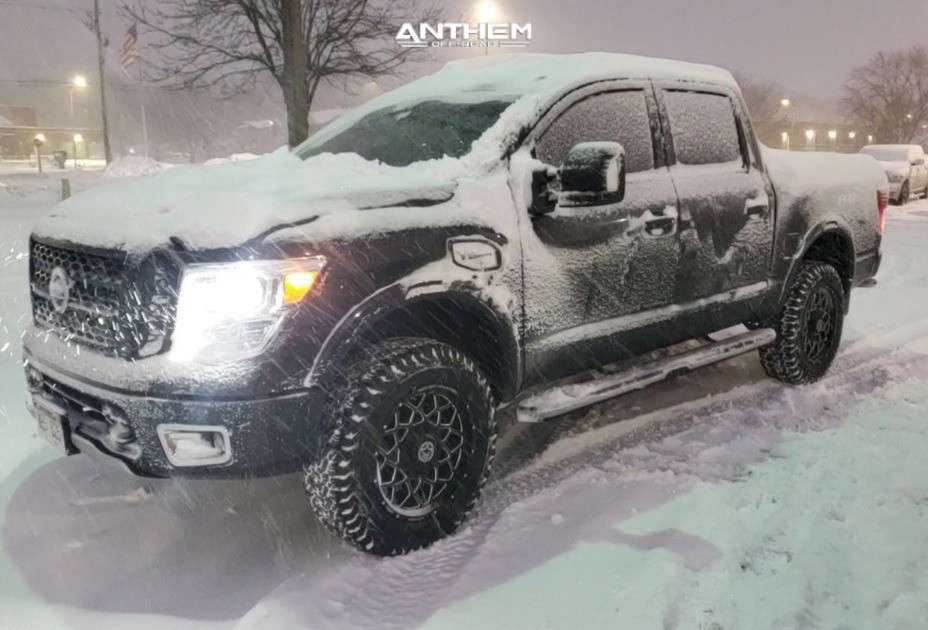 2017 Nissan Titan Wheel Offset Aggressive > 1" Outside Fender ...