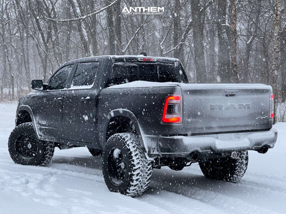 2019 Ram 1500 Wheel Offset Aggressive > 1" Outside Fender Suspension ...