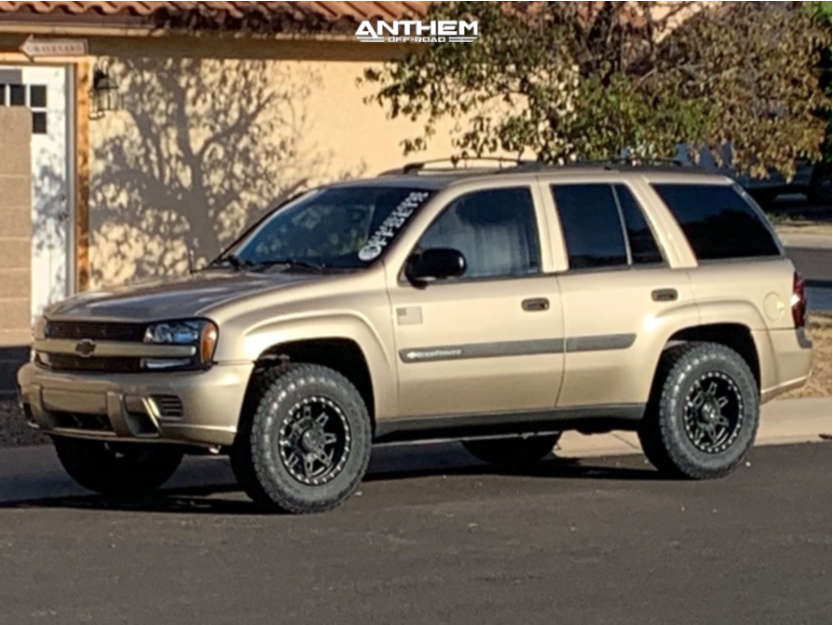 2006 Chevrolet Trailblazer Wheel Offset Aggressive > 1" Outside Fender ...