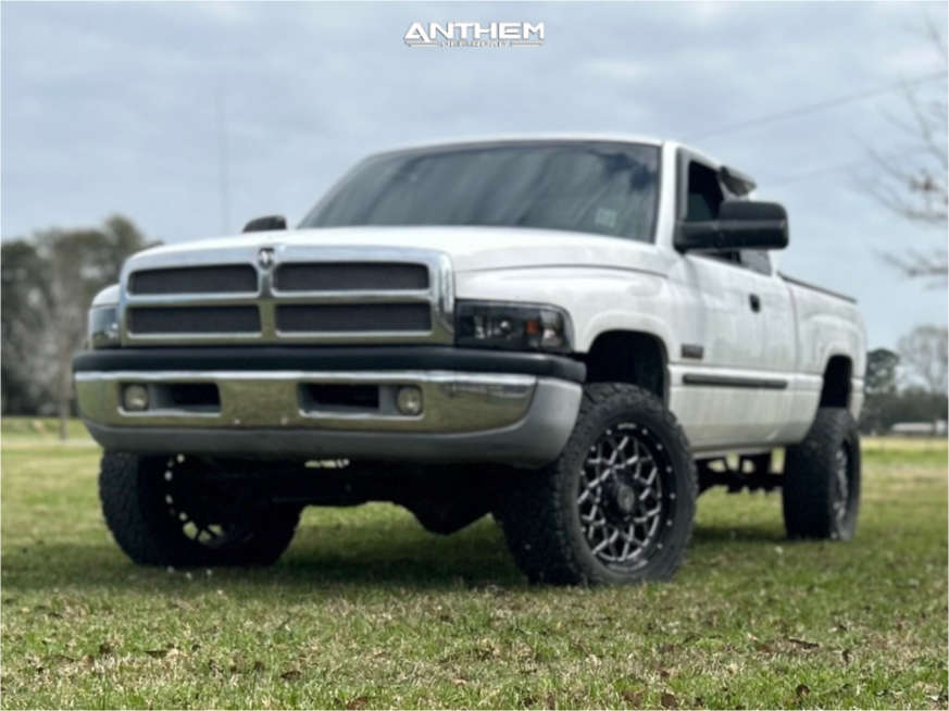 2001 Dodge Ram 2500 Wheel Offset Aggressive > 1" Outside Fender Stock ...