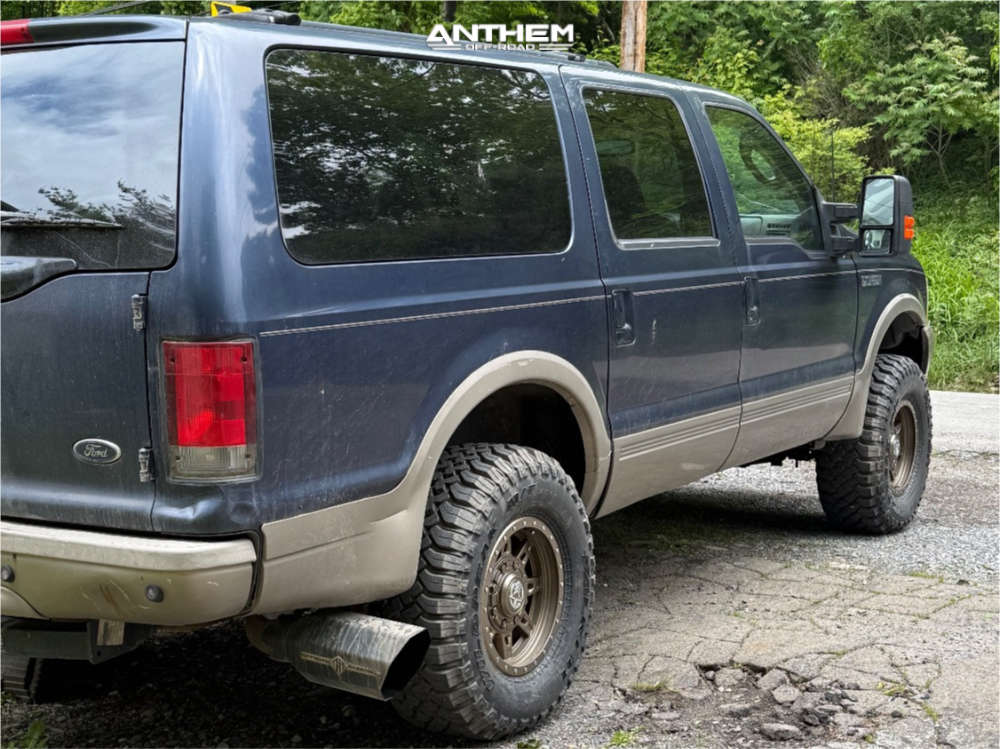2003 Ford Excursion Wheel Offset Aggressive > 1" Outside Fender ...