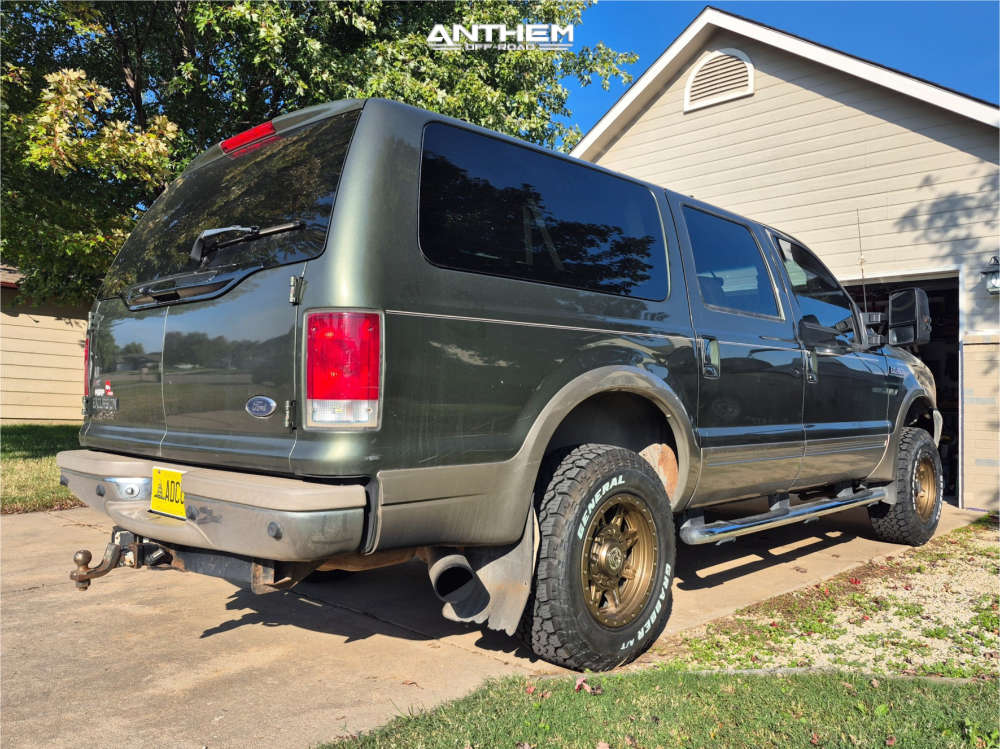 2000 Ford Excursion Wheel Offset Aggressive > 1" Outside Fender Stock ...