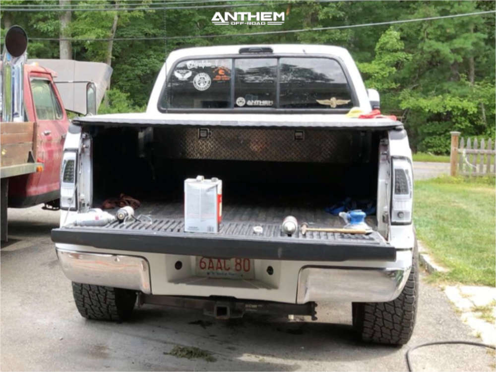 2002 Ford F-250 Super Duty Wheel Offset Aggressive > 1" Outside Fender ...